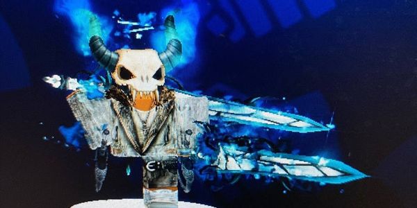 Buy Item ICE FIRE RAM SKULL HELMET Roblox 3050961 | itemku